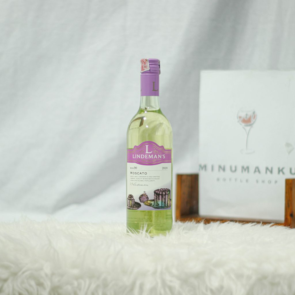 Yellow Tail Moscato [Sweet White Wine] – Minumanku